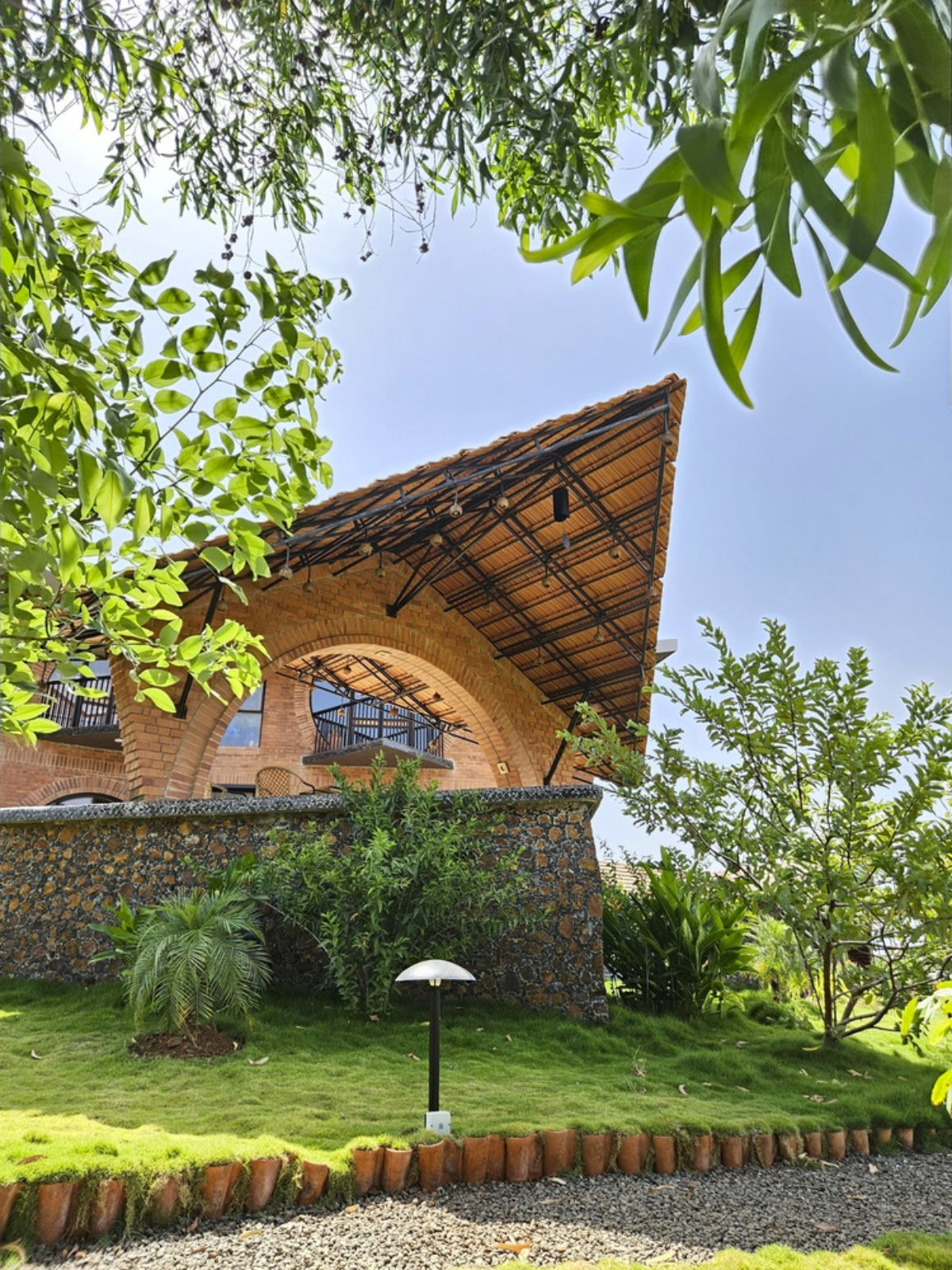 Mountain Dust House | Mahesh Naik - Arch2O.com