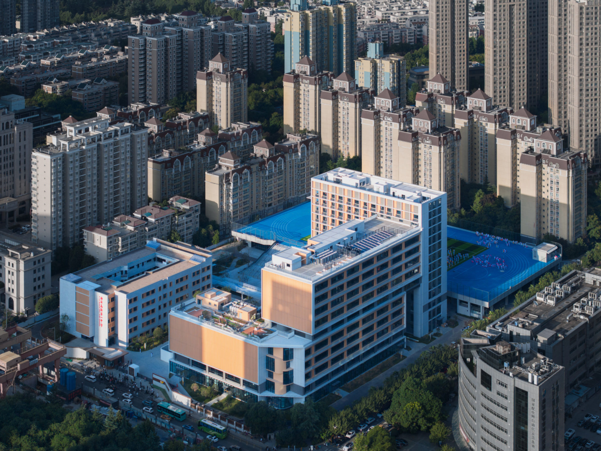 Xi'an Gaoxin No.1 High School Expansion and Social Shared Car Park | Qu ...
