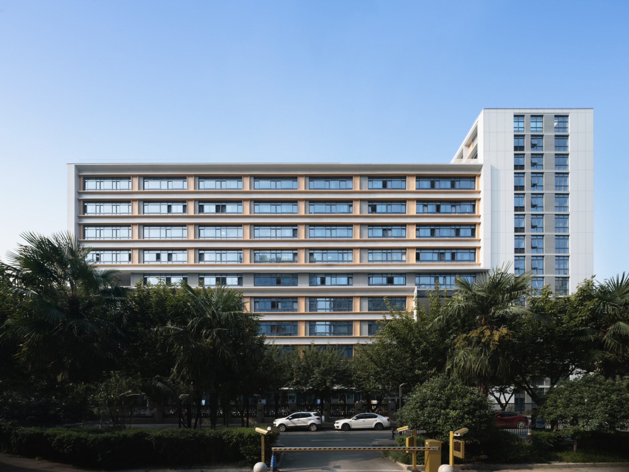 Xi'an Gaoxin No.1 High School Expansion and Social Shared Car Park | Qu ...