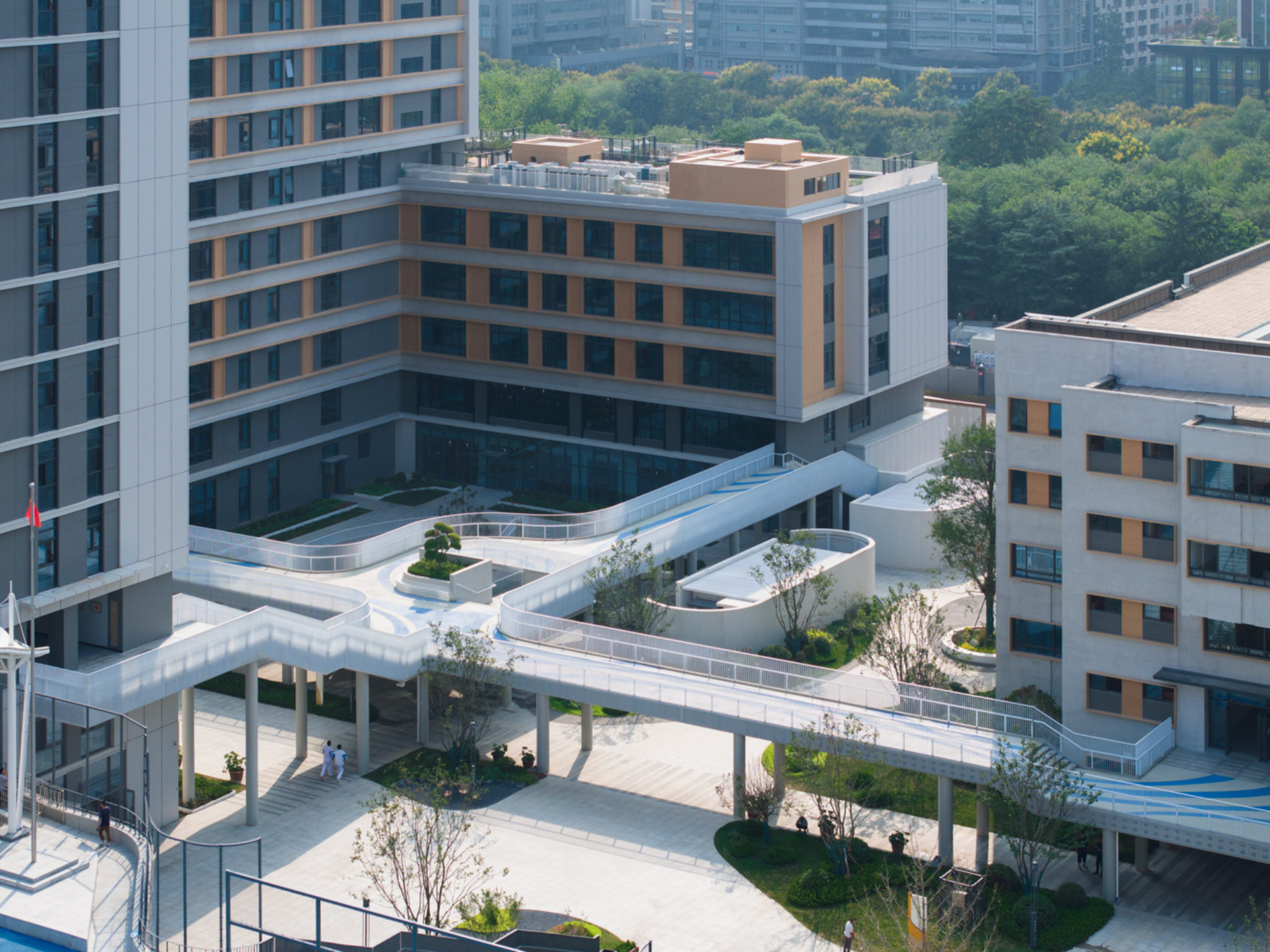 Xi'an Gaoxin No.1 High School Expansion and Social Shared Car Park | Qu ...