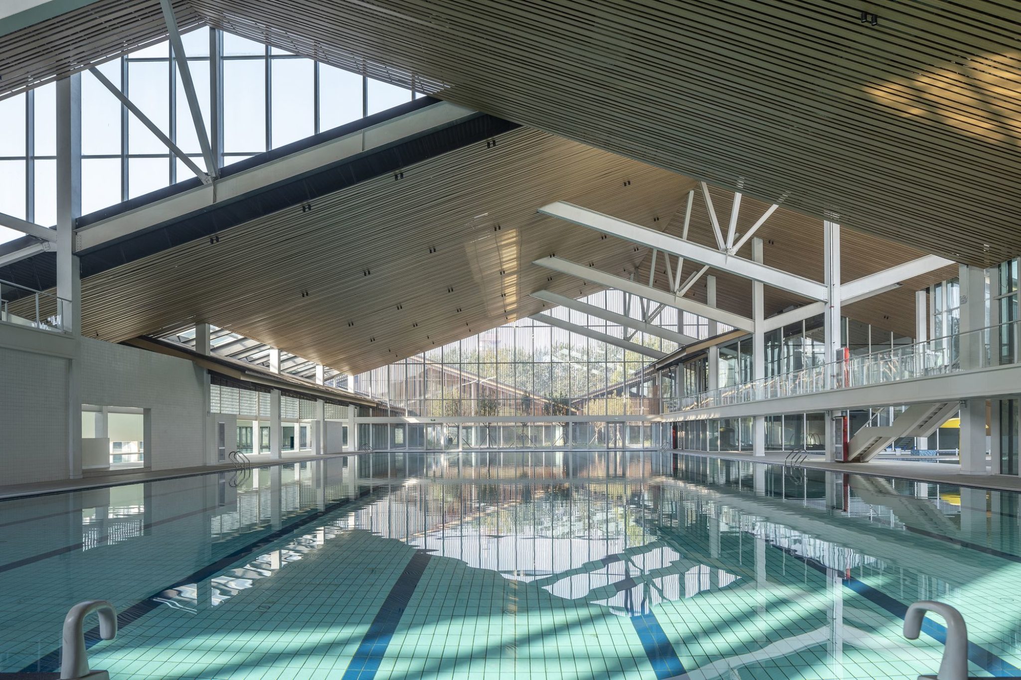 Xiangfen Xingyuan Swimming Pool | Atelier KAI Architects - Arch2O.com