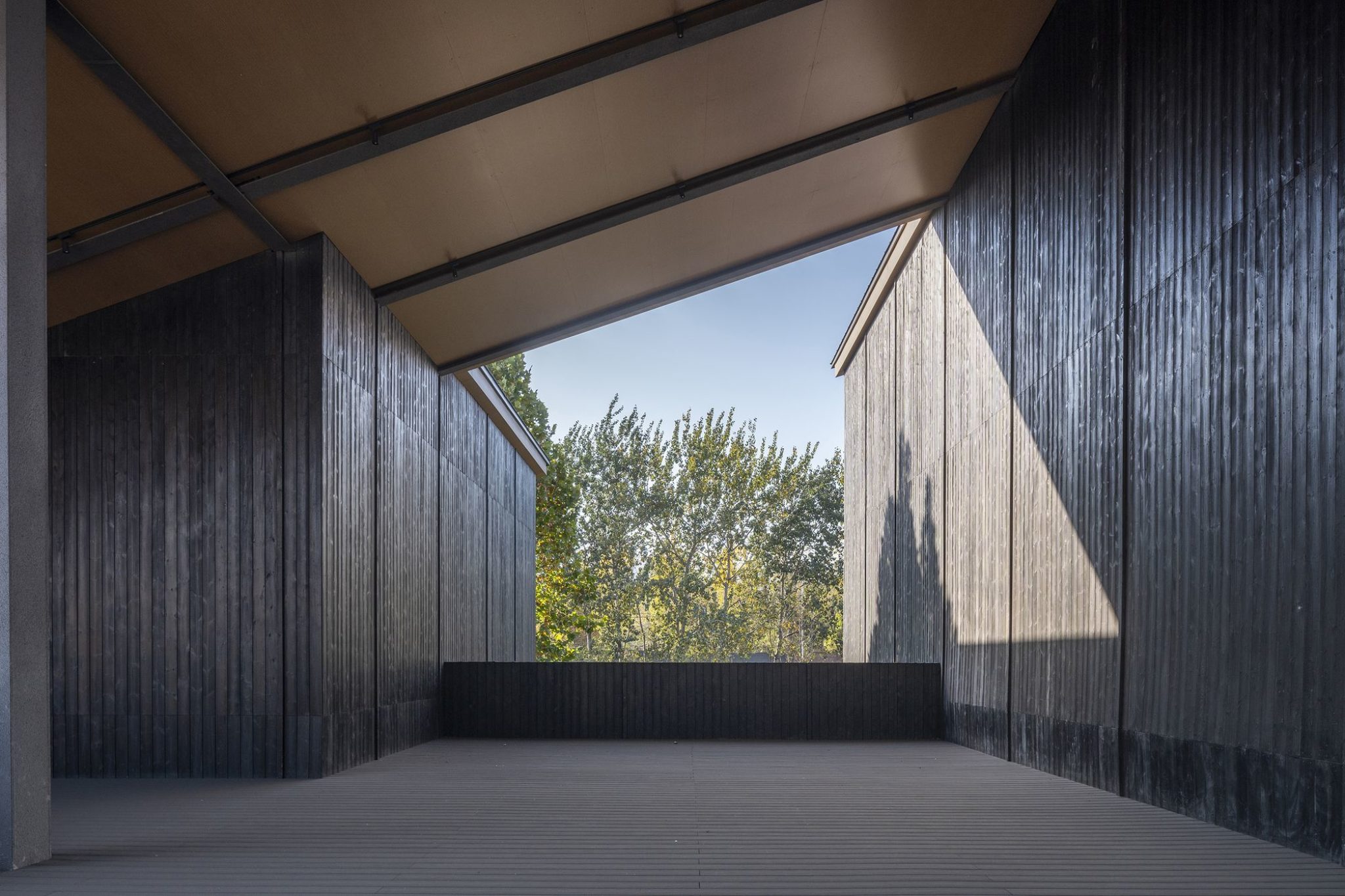 Xiangfen Xingyuan Swimming Pool | Atelier KAI Architects - Arch2O.com