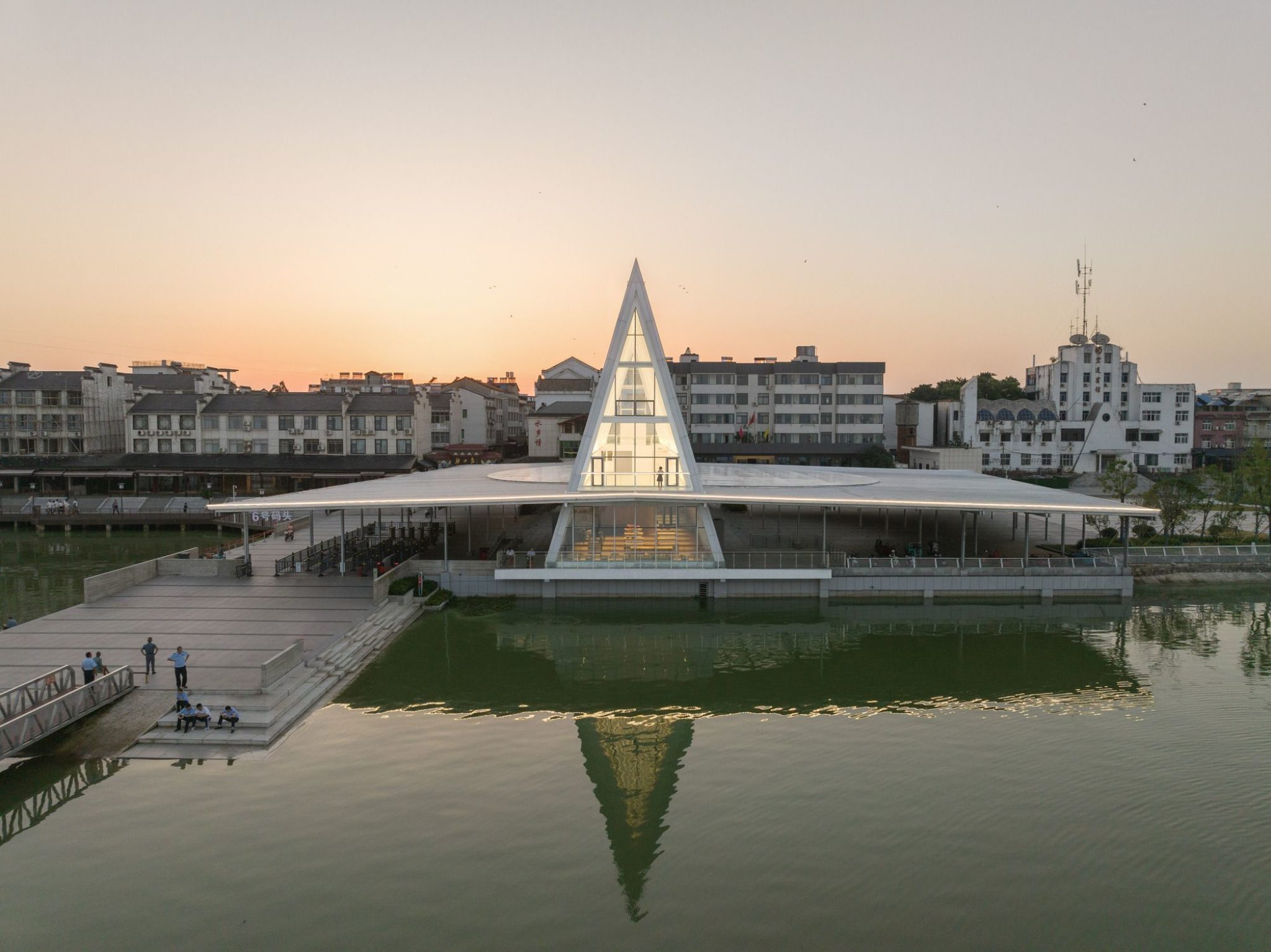 Liangzi Island Off-island Pier | UAO Design - Arch2O.com