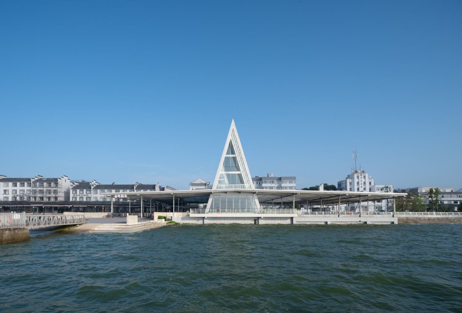 Liangzi Island Off-island Pier | UAO Design - Arch2O.com