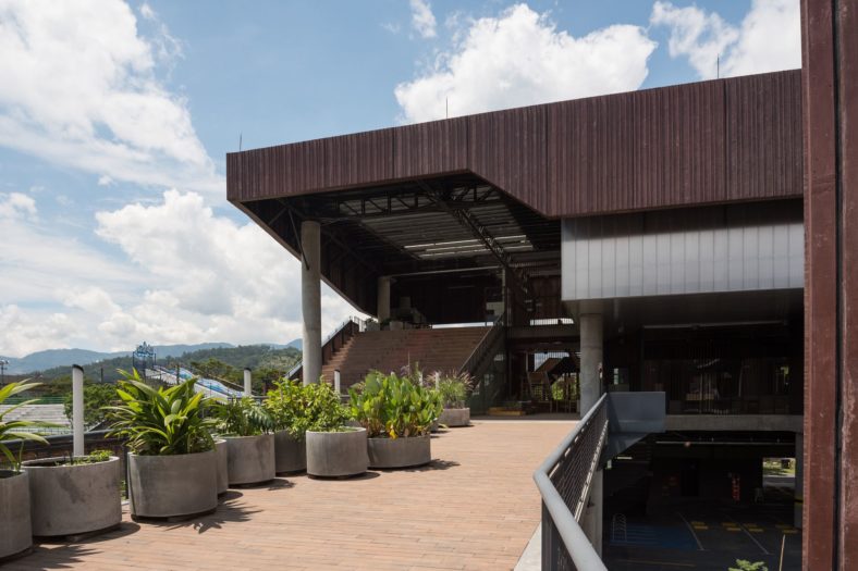 MOVA Teacher Innovation Center | OPUS - Arch2O.com