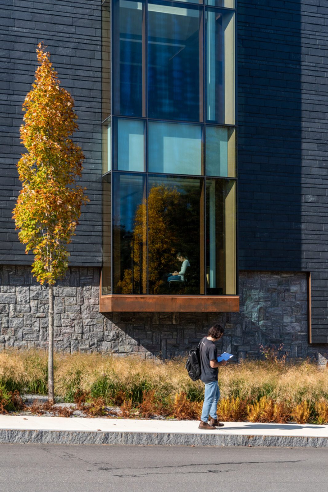 SNHU Innovation and Design Education Building | HGA - Arch2O.com