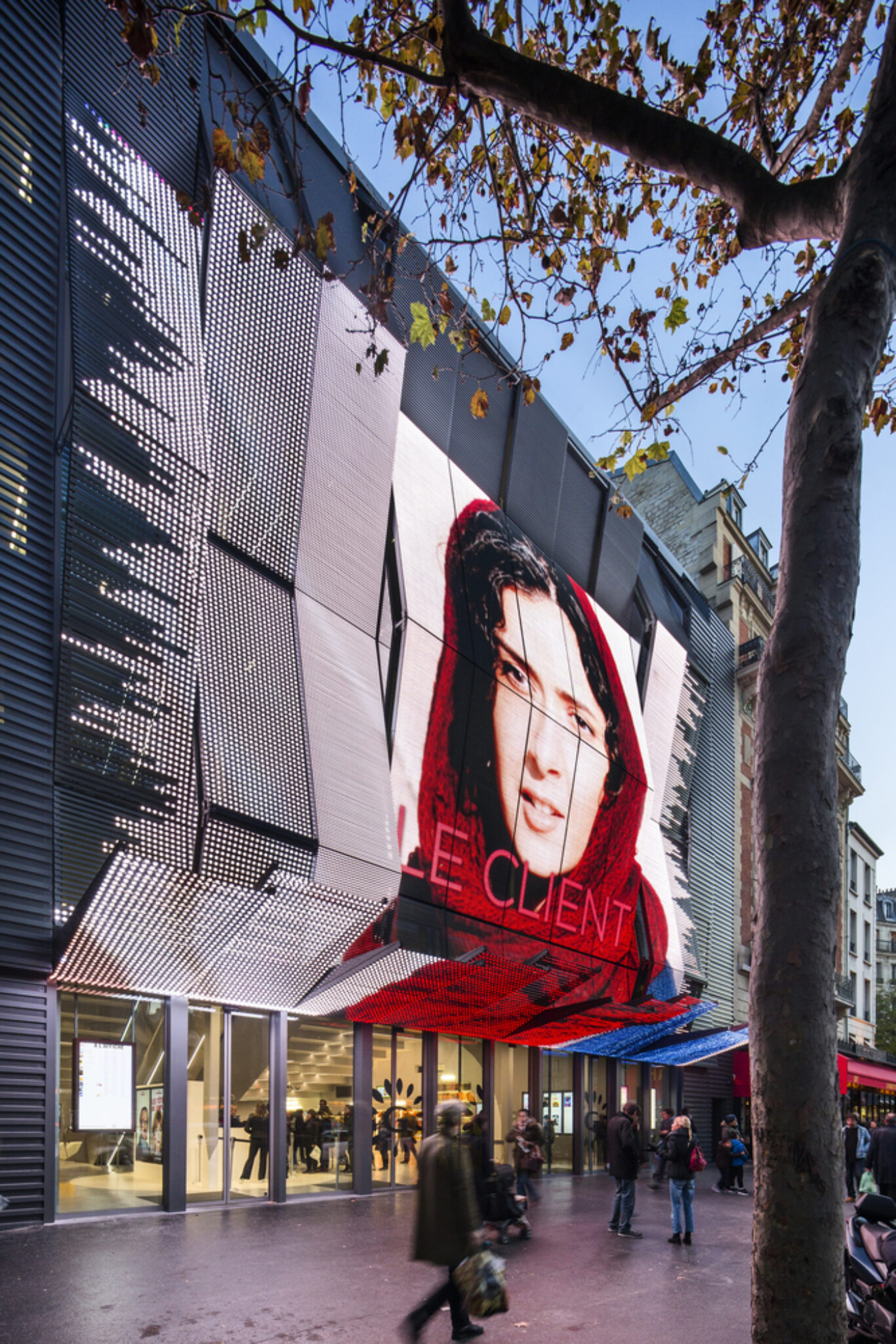 Gaumont-Pathé Alésia Cinemas | Manuelle Gautrand Architecture - Arch2O.com