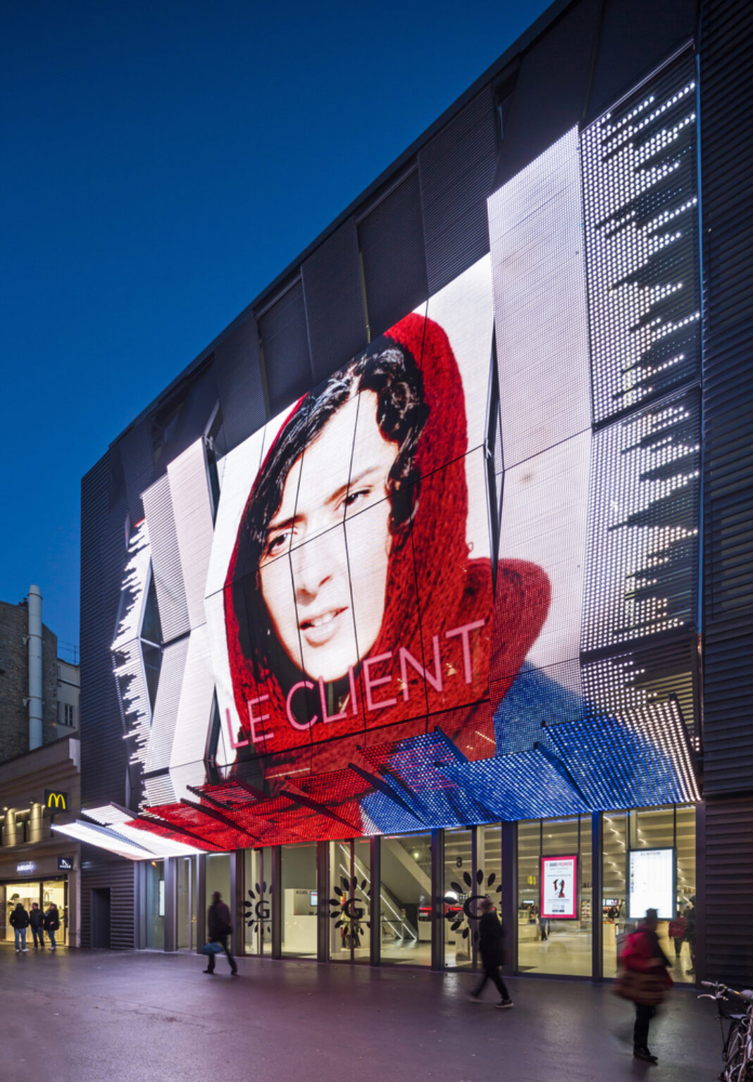 Gaumont-Pathé Alésia Cinemas | Manuelle Gautrand Architecture - Arch2O.com