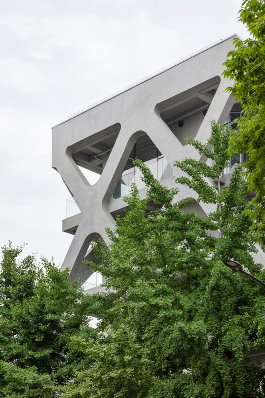 Folded Ground Neighborhood Facility | LIFE Architects - Arch2O.com