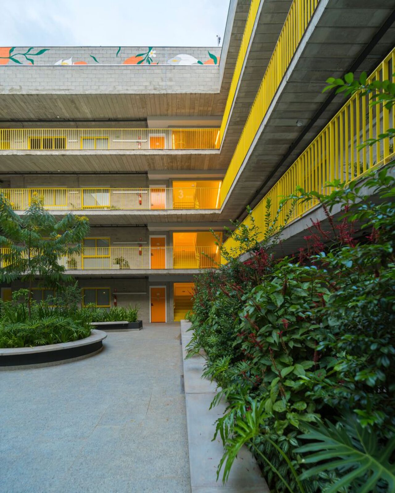 Uliving Campinas | Branco Meio Amarelo + Isaac Safdie Arquitetura ...