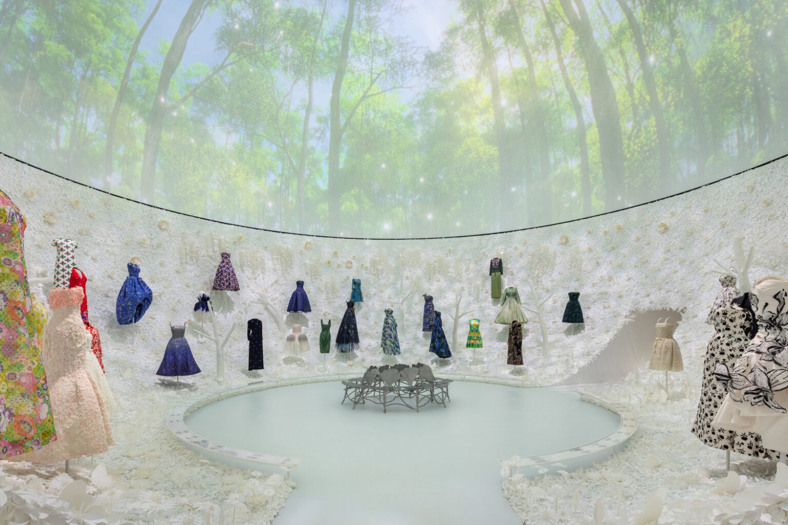 Dior’s ‘Designer of Dreams’ Arrives in Seoul with Visionary Design by ...