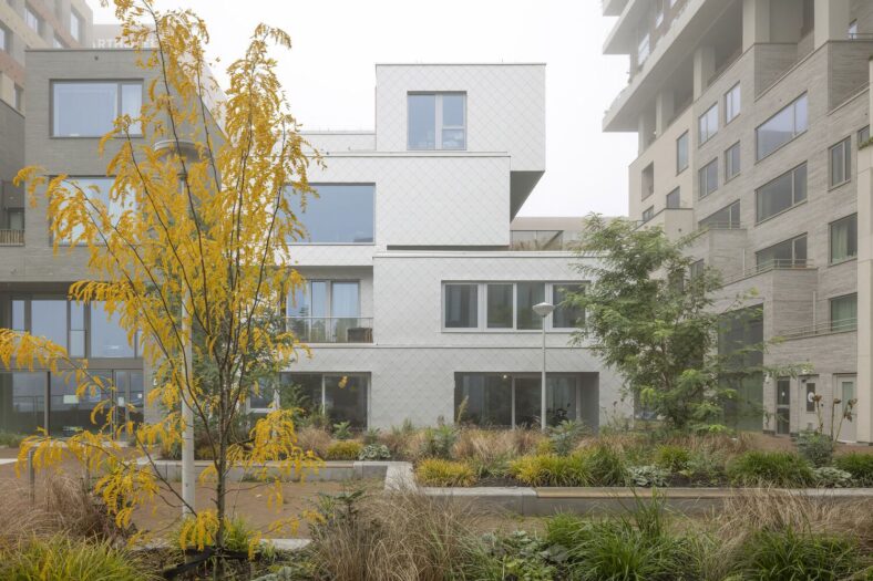VERTICAL Building | NL Architects + Space Encounters + Studio Donna van ...