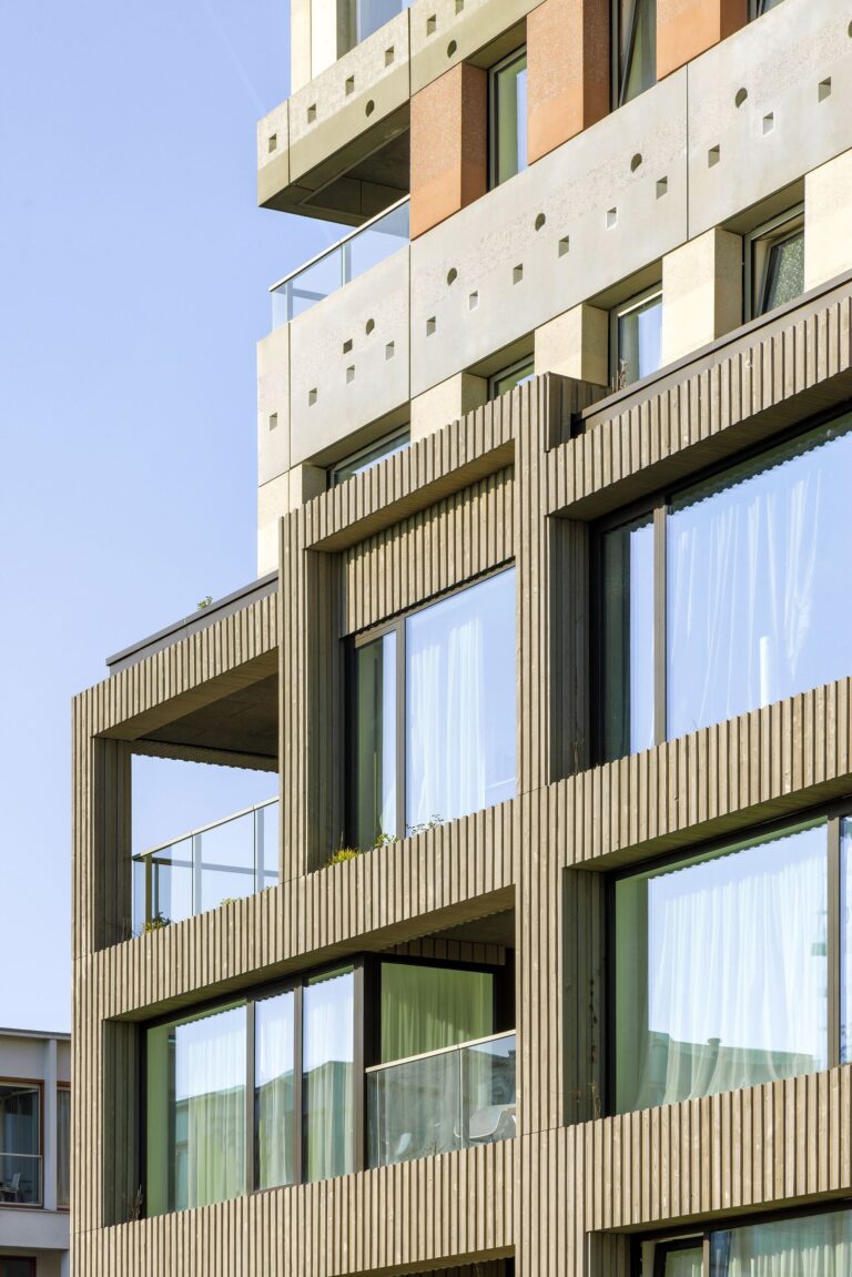VERTICAL Building | NL Architects + Space Encounters + Studio Donna van ...