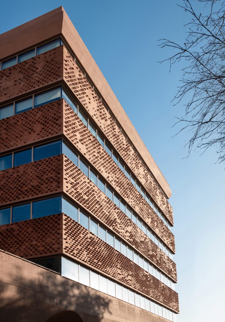 HUB26 Office Complex in Thessaloniki | Divercity Architects - Arch2O.com