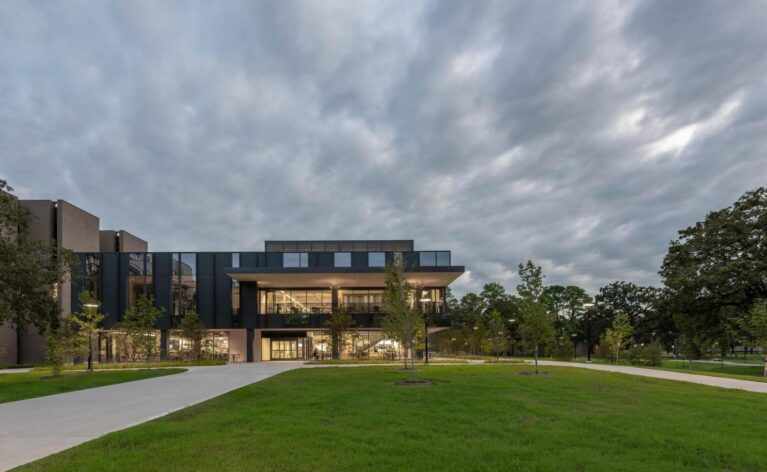 Retail, Auxiliary, and Dining RAD Center at the University of Houston ...