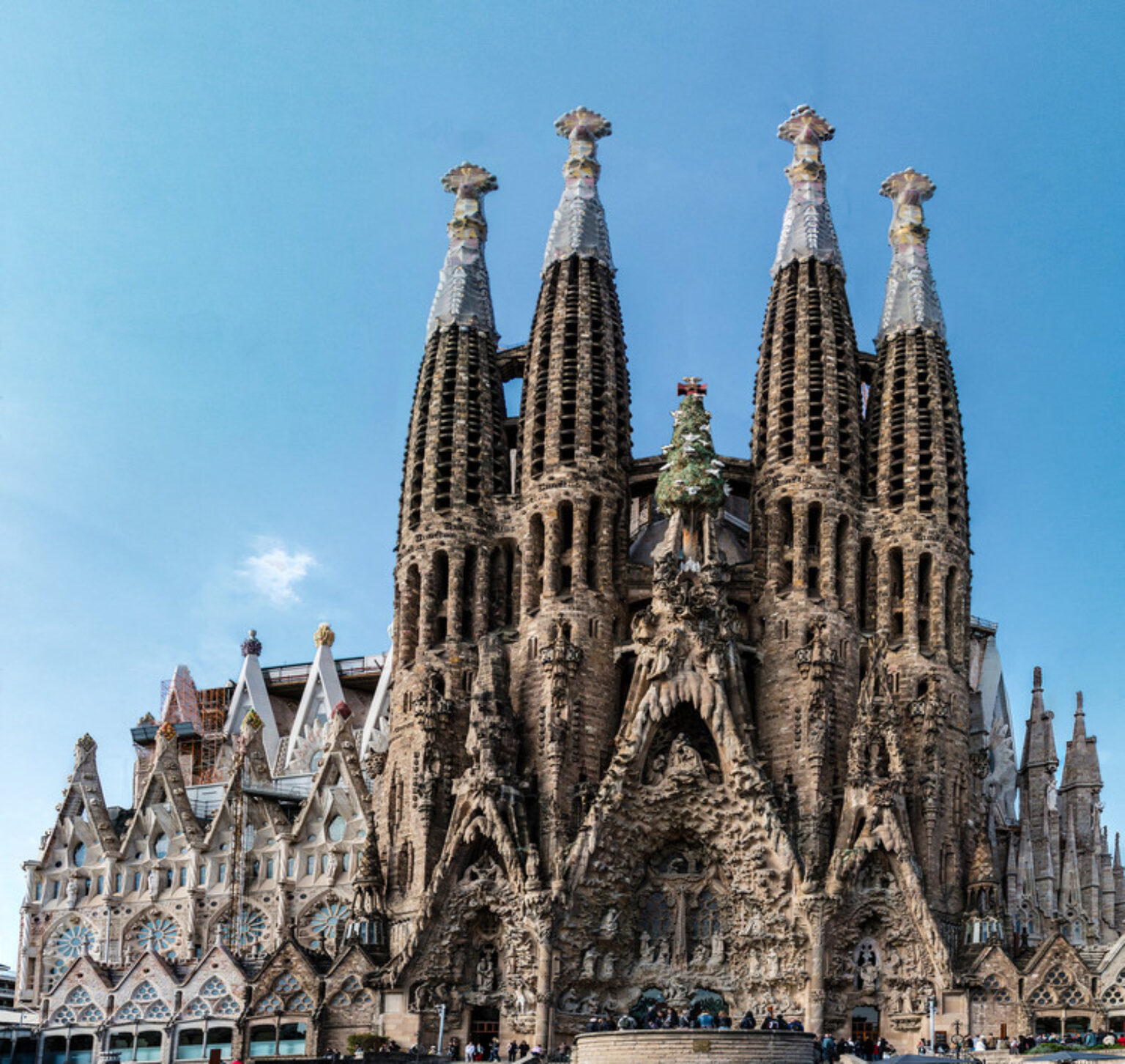Antoni Gaudi Architecture: The Spiritual Geometry Behind Barcelona ...