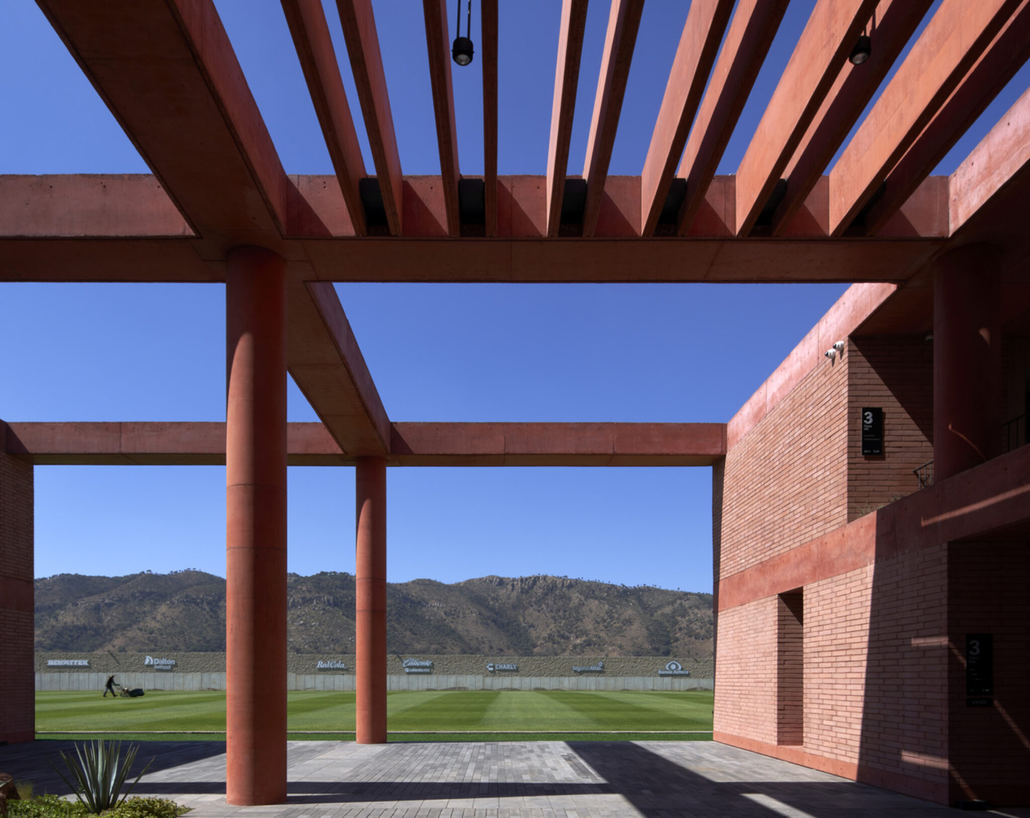 Atlas Academia Sport Facility | Sordo Madaleno Arquitectos - Arch2O.com