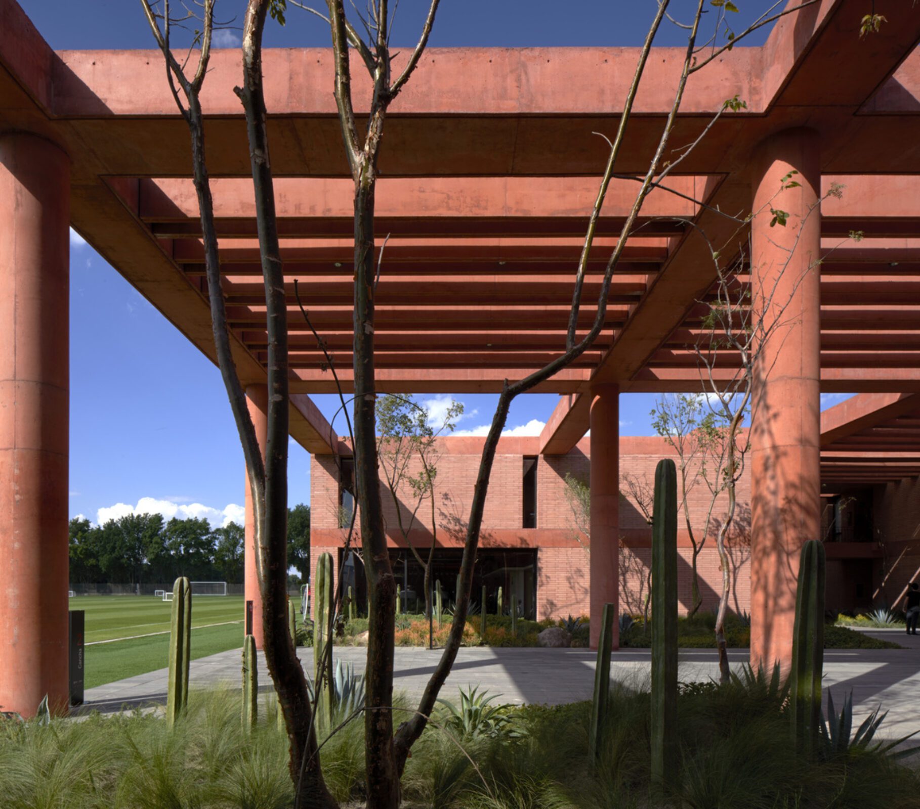 Atlas Academia Sport Facility | Sordo Madaleno Arquitectos - Arch2O.com