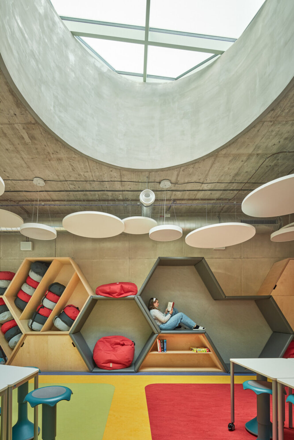 Frič Brothers Elementary School | Atelier 6 – Arch2O.com