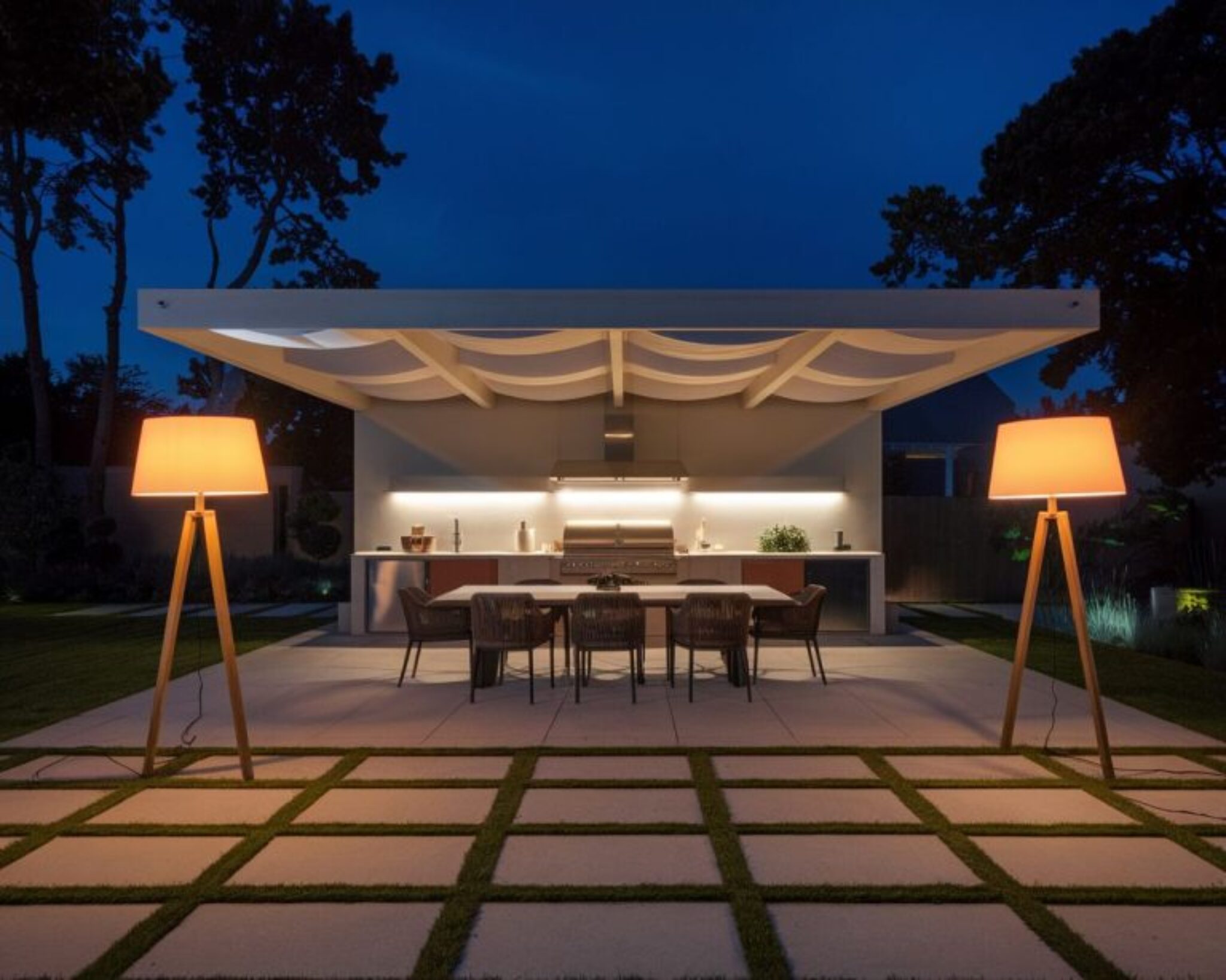 Smart Outdoor Kitchen Design Ideas: 25 Design Solutions for Weather ...