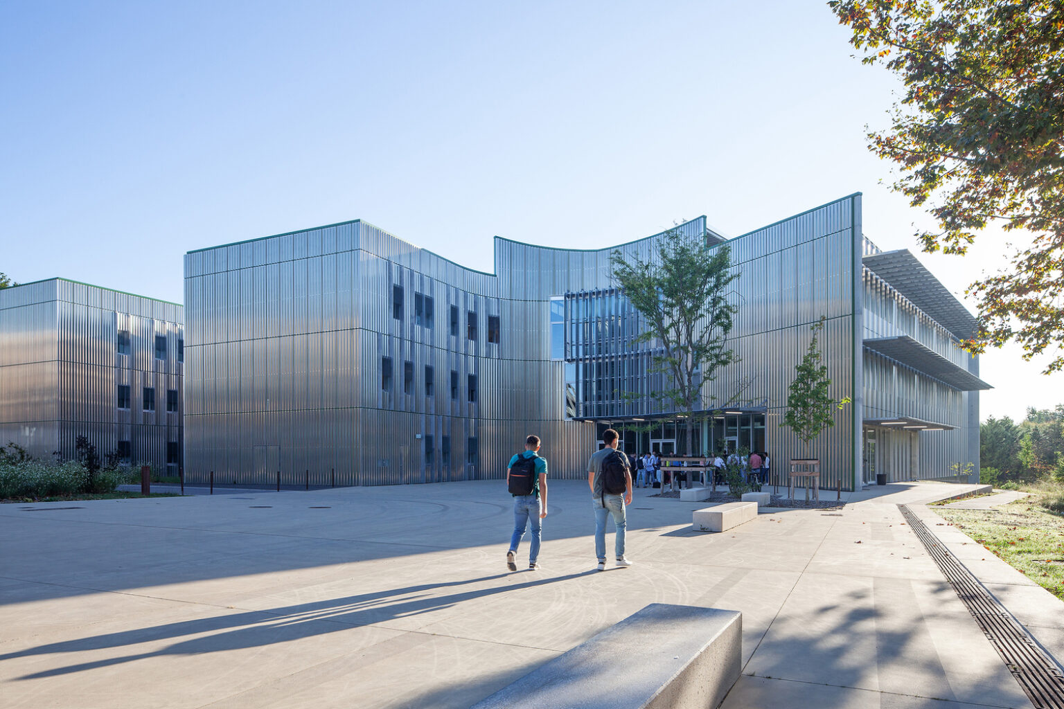 ISALAB Engineering School | Patrick Arotcharen Architecte - Arch2O.com