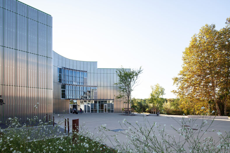 ISALAB Engineering School | Patrick Arotcharen Architecte - Arch2O.com