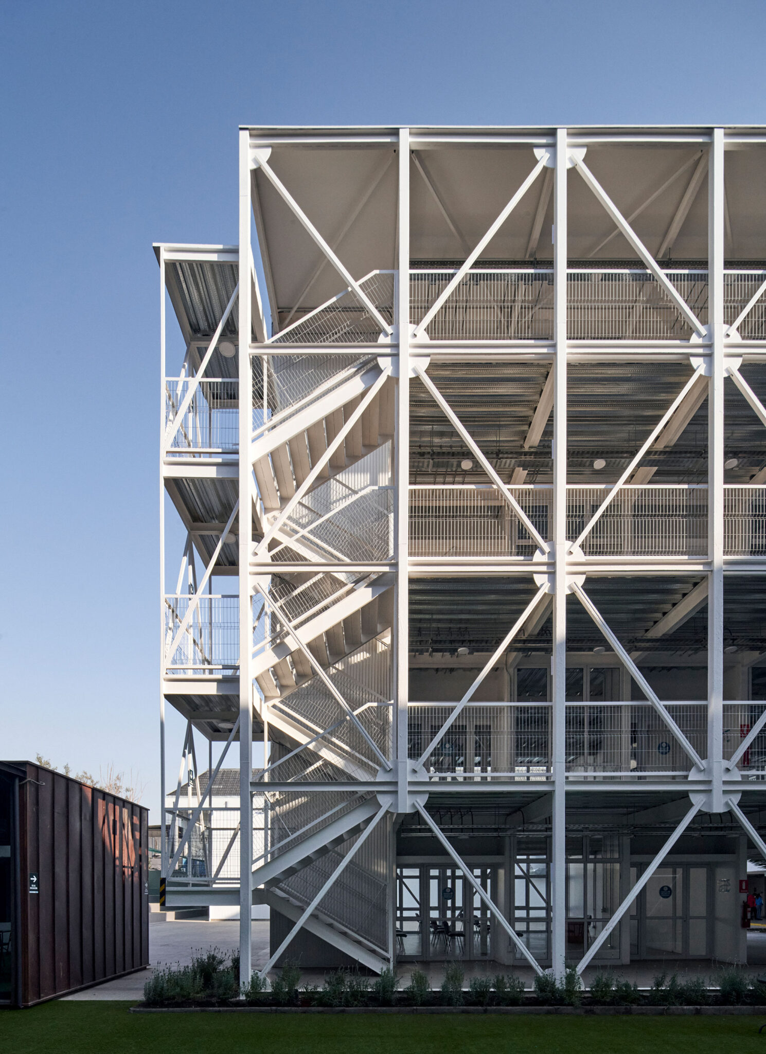 Talleres Building | MasPuntoCero Arquitectura y Juan Pablo Alvarado ...