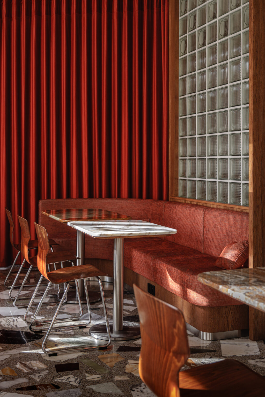Barbara Bar and Restaurant | 89 stopni – Arch2O.com
