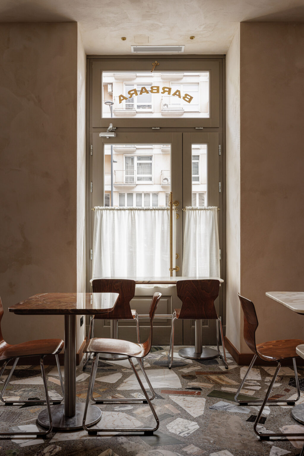 Barbara Bar and Restaurant | 89 stopni – Arch2O.com