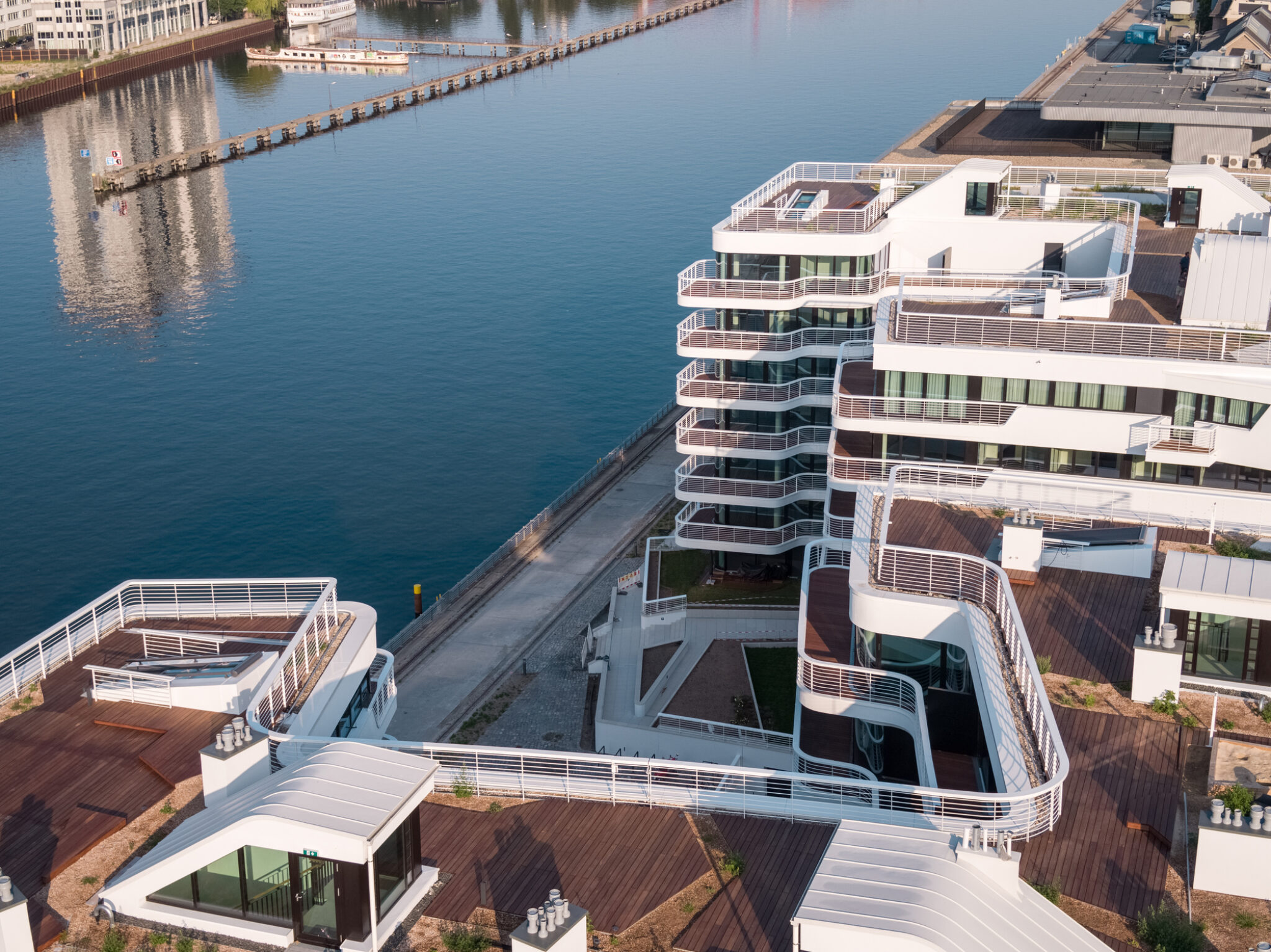WAVE Residential Complex | GRAFT – Arch2O.com