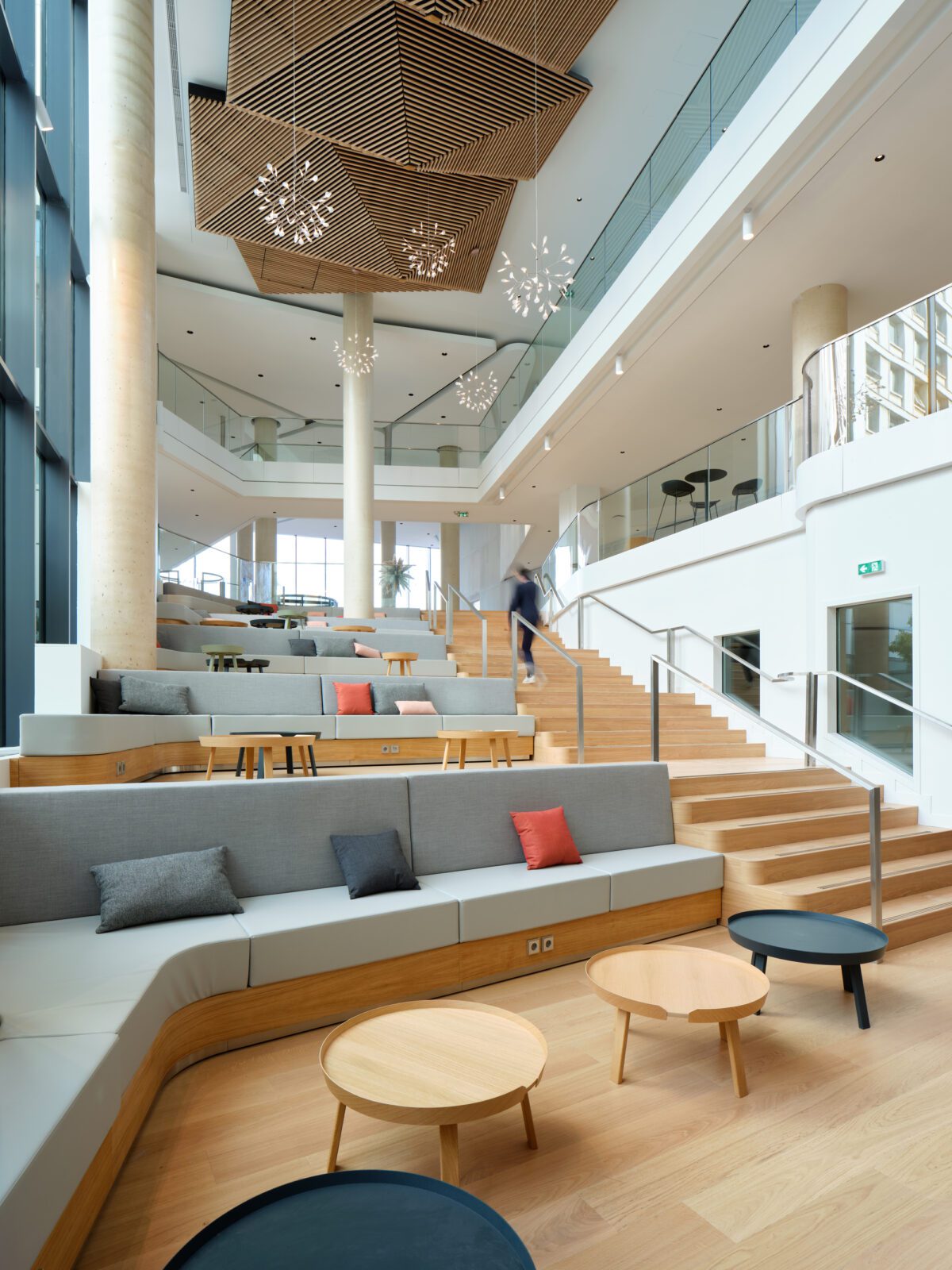 185 Avenue Charles de Gaulle Office Building | Arte Charpentier ...