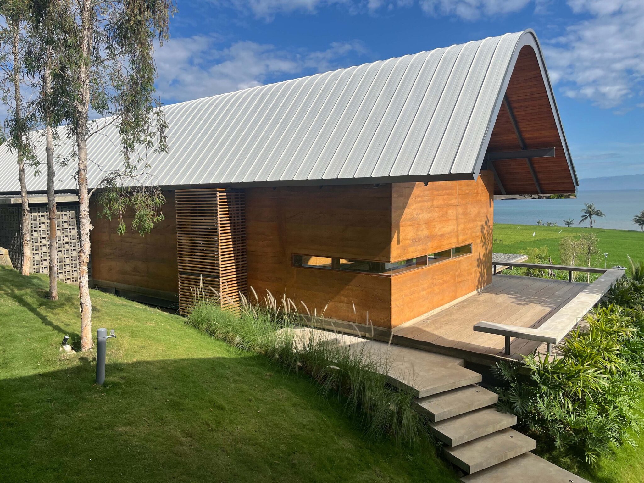 Omah Tanah Hosuse | Budi Pradono Architects - Arch2O.com