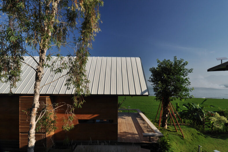 Omah Tanah Hosuse | Budi Pradono Architects - Arch2O.com