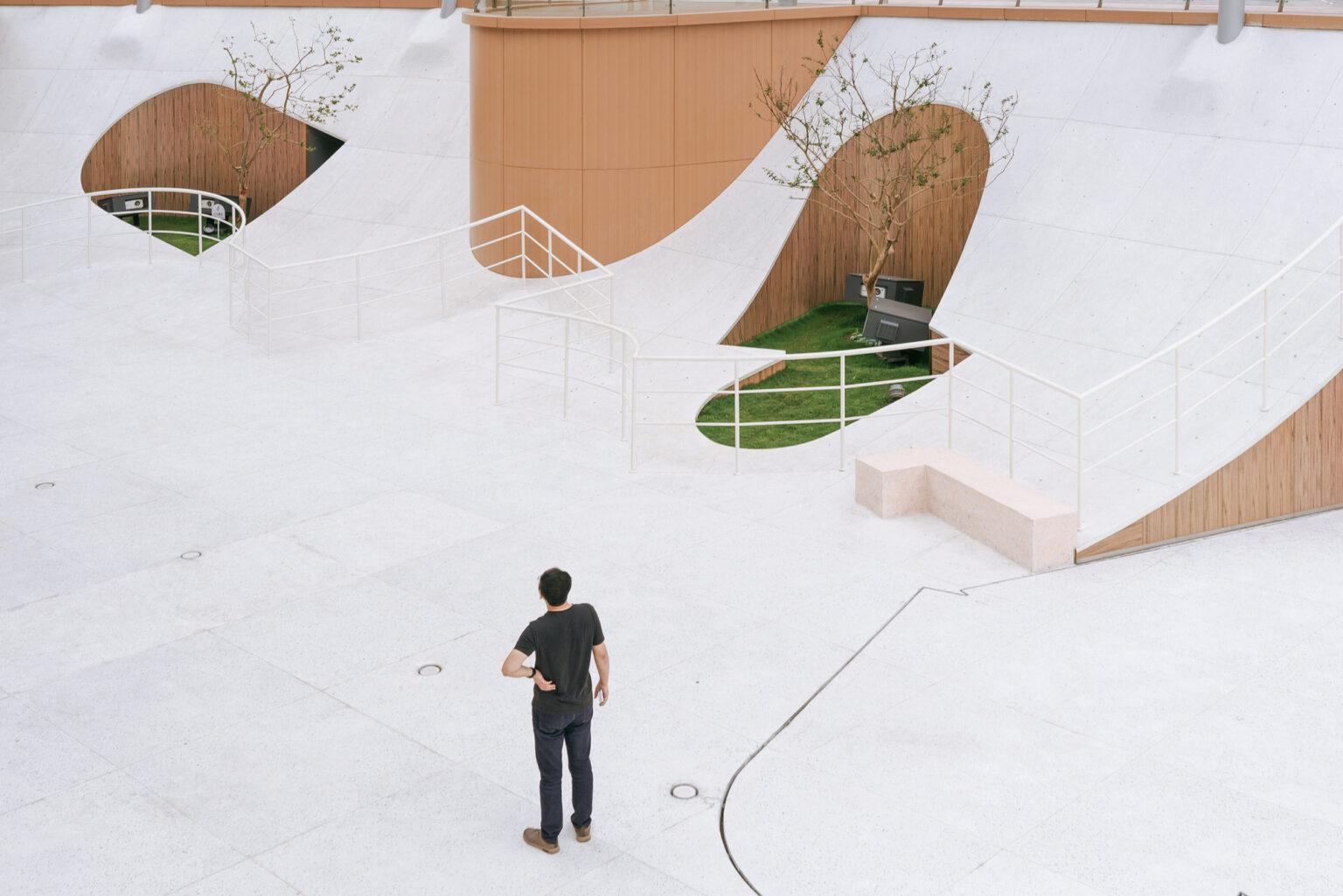 The Floating Courtyard - Underground Entrance Plaza Renovation | Deep ...