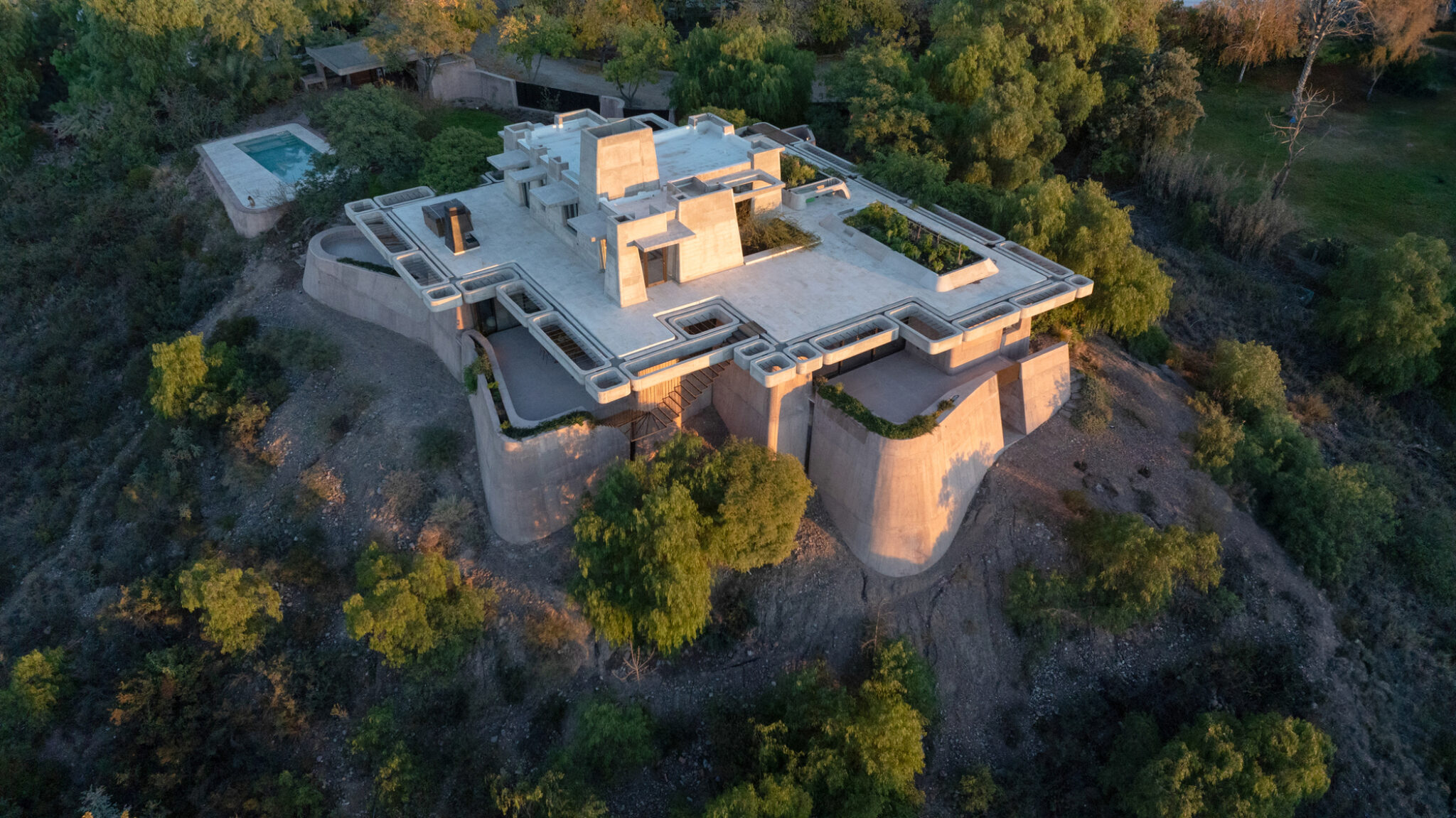OF. Brutal Honesty Mountain House | OF. Studio - Arch2O.com