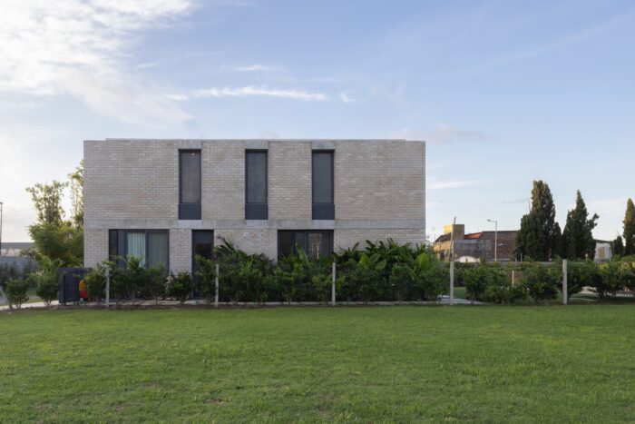 RoMa House | Pedro Ignacio Yáñez + Ignacio Bóscolo + Norberto Nenninger ...