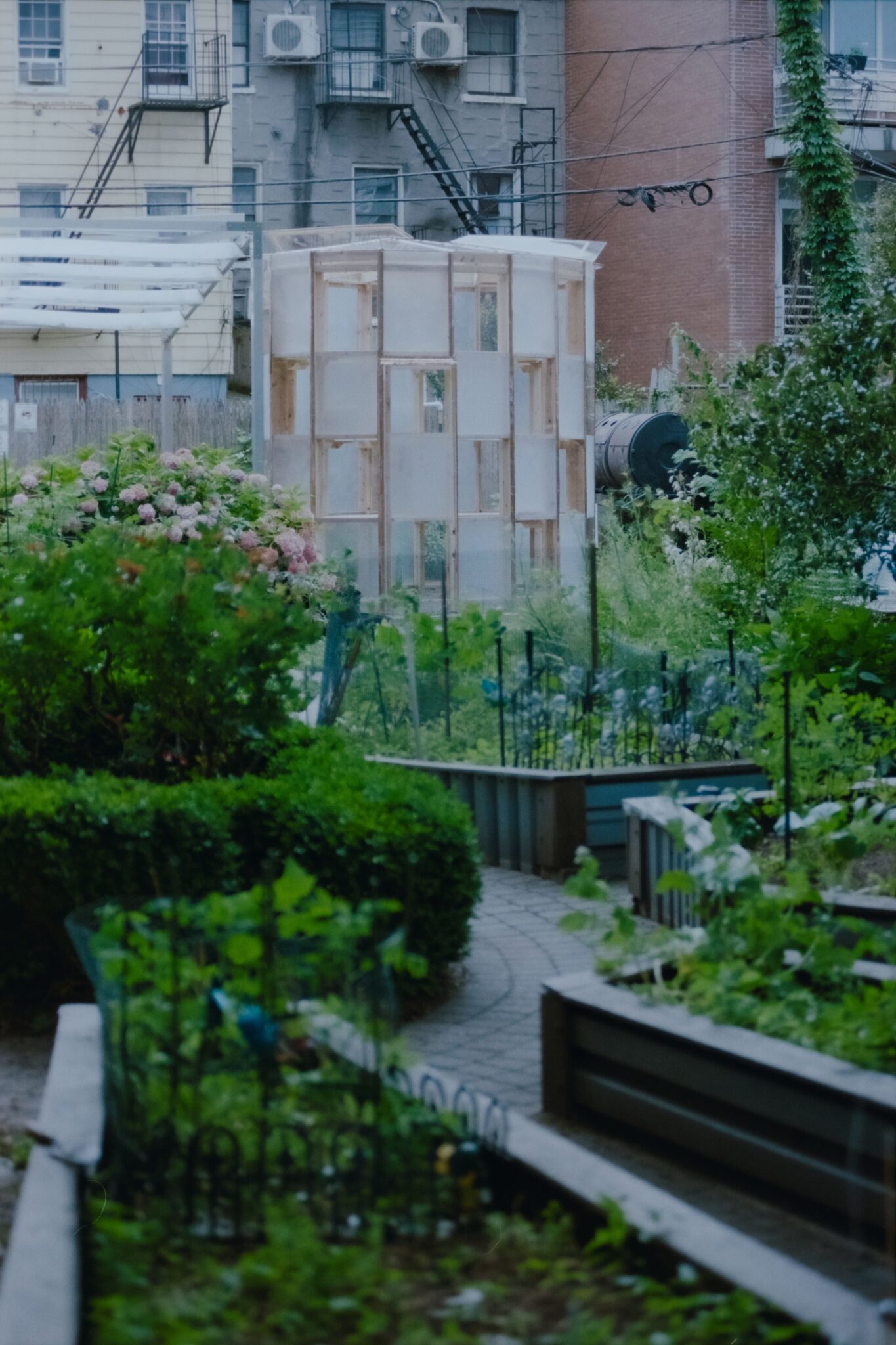 Ellipse Greenhouse | SAW.EARTH - Arch2O.com