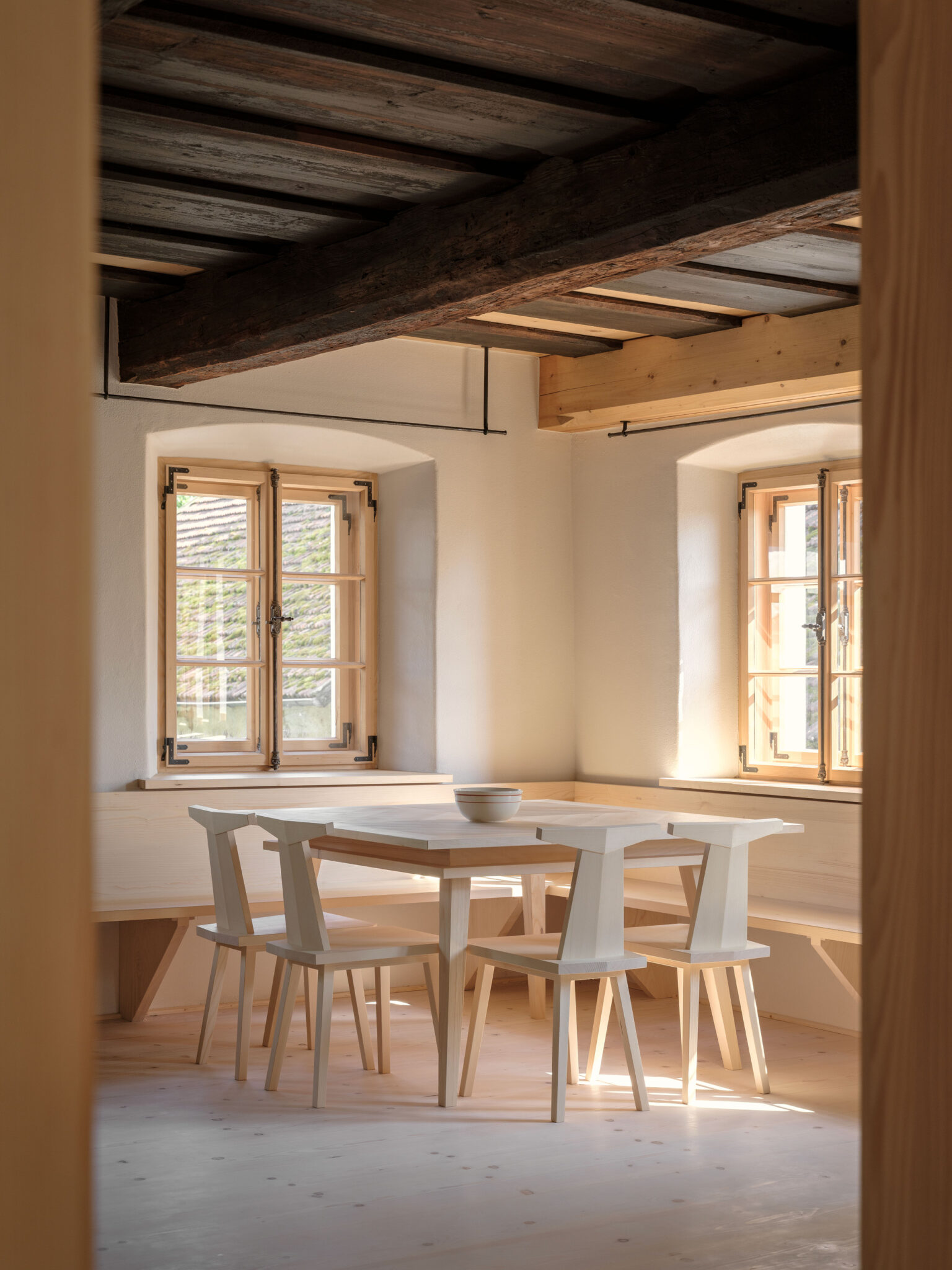 House with an Elevated Roof | Maximilian Hartinger Architekt – Arch2O.com
