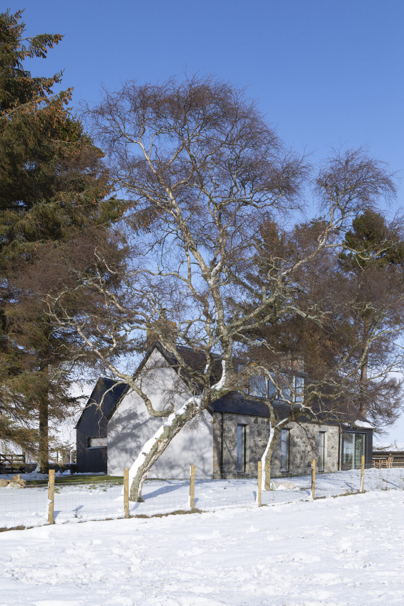 Strone of Glenbanchor | Loader Monteith - Arch2O.com